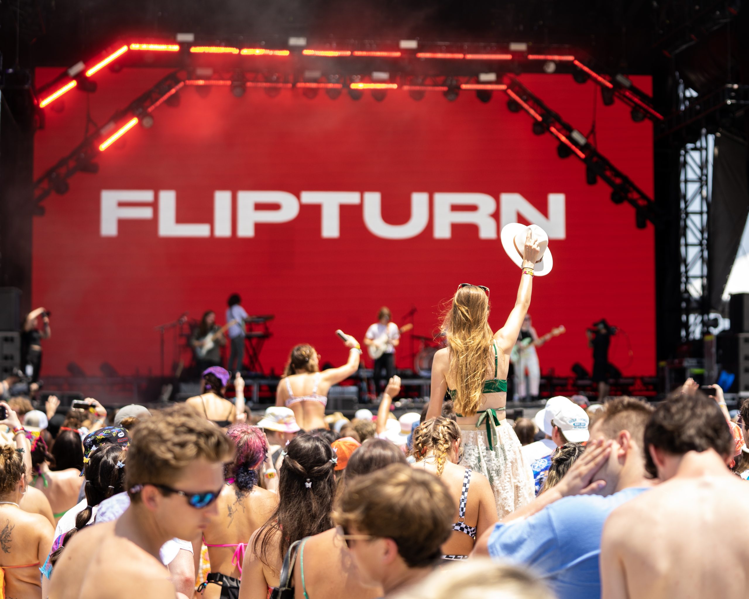 SZA and Flipturn bookend superb second day of Hangout Festival | Blank Newspaper